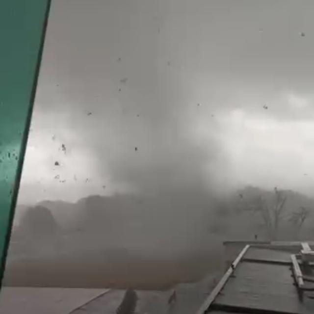 Cette tornade filmée au plus près par un drone est en lice aux GoPro Awards : la vidéo est à ...